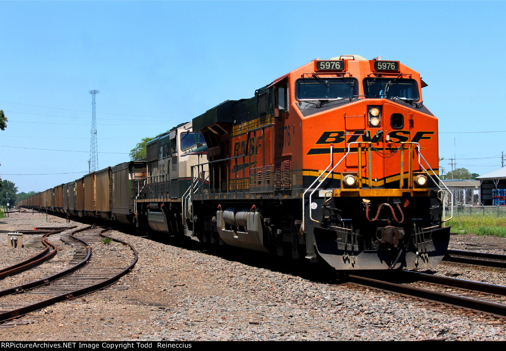 BNSF 5976